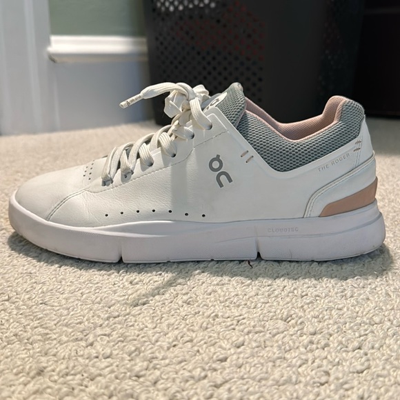 On Running | Shoes | On Cloud The Rodger Advantage Whiterose Gold 85 W ...